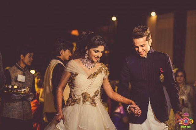 7 Neckline Ideas of Reception Gowns to Accentuate Your Bridal Look