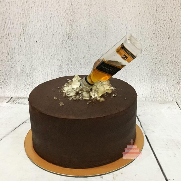 10 Bachelor Cake Ideas for Your Groom-To-Be