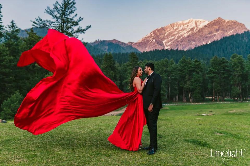 50+ Latest Pre-wedding Shoot Dresses for a Picture-perfect Inspo