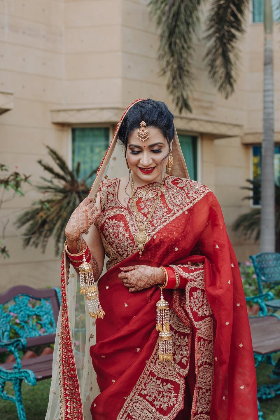 112 Stunning Saree Poses to Elevate Your Photoshoot Game