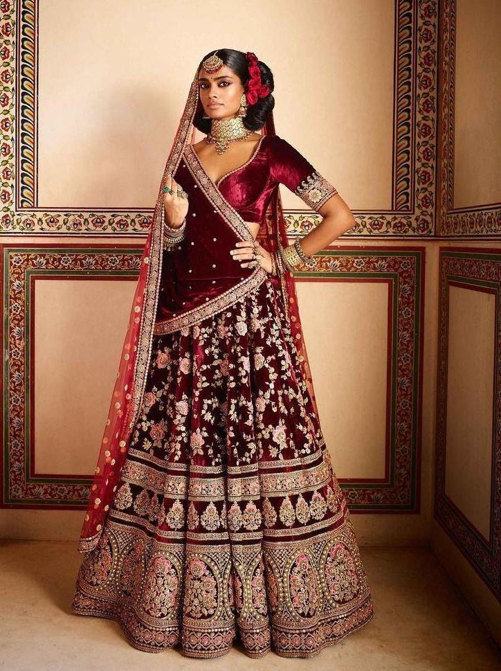 26 Elegant Velvet Blouse Designs for a Regal Wedding Look