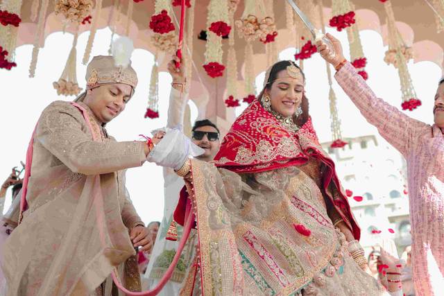 Know the Whole Story of Vidaai Ceremony in Indian Weddings