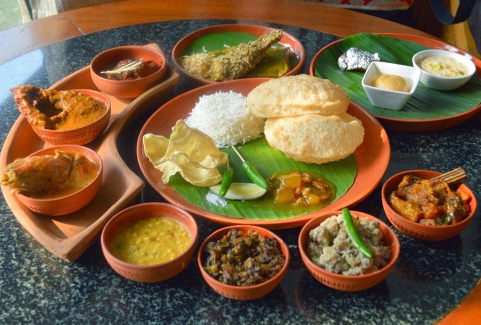 How to Curate a Traditional Bengali Wedding Menu: Starters, Mains & Mishti