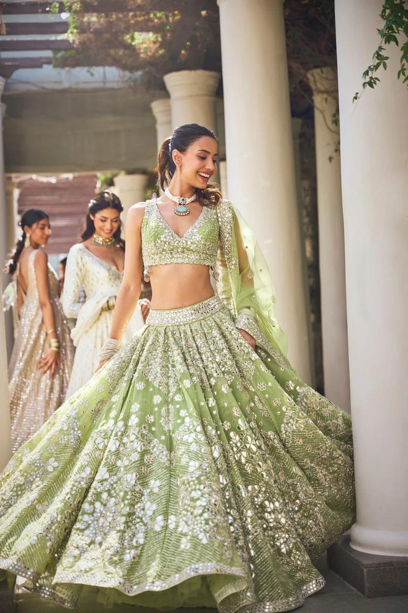 30+ Latest Mehndi Function Dresses For the Bride, Groom & Their Wedding ...