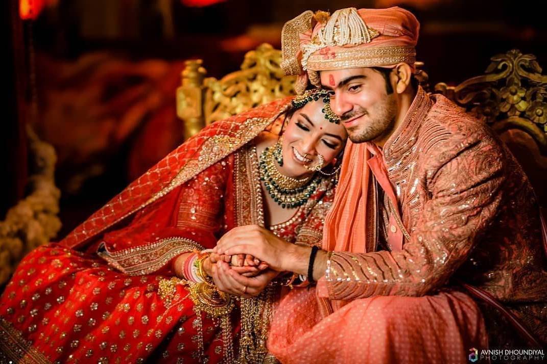 Breathtaking Couple Ring Images to Help You Seal the Deal!