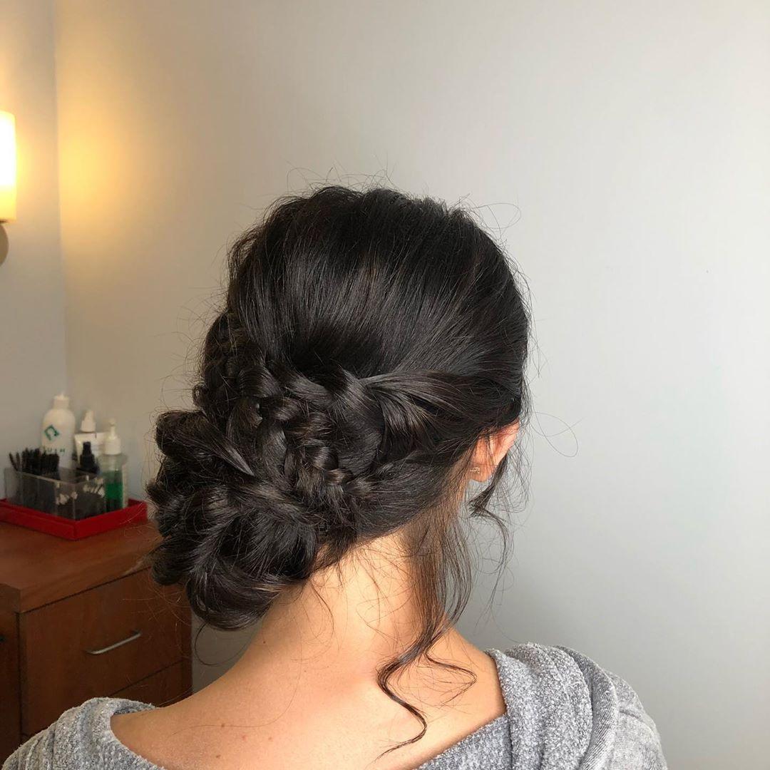 12 Gorgeous Side Hairstyles To Rock Your D-day