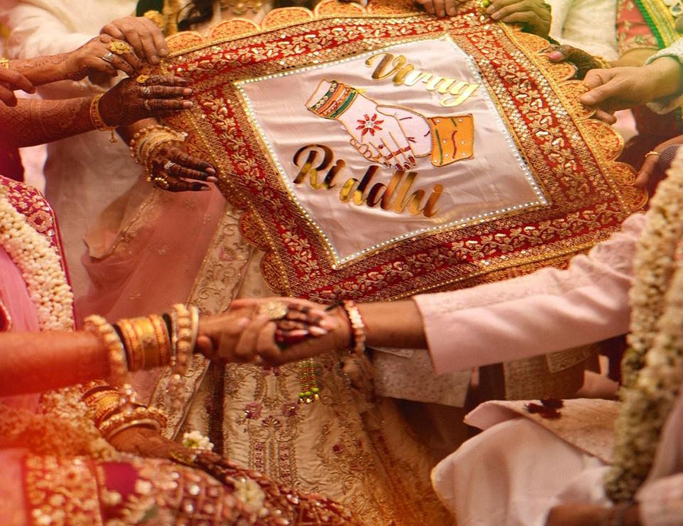 Everything You Need to Know About the Handfasting Ceremony