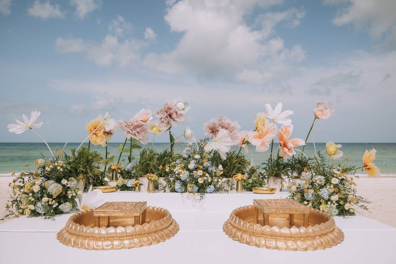 10+ Simple Stage Decoration Ideas That Fit Into the Budget Right