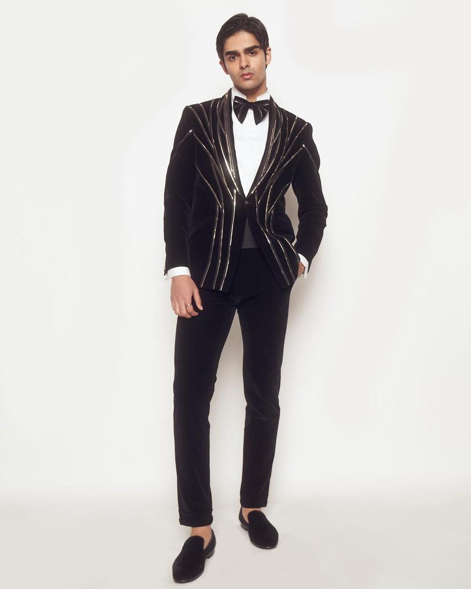 Top 50 Engagement Dresses for Men to Look Dapper-WeddingWire