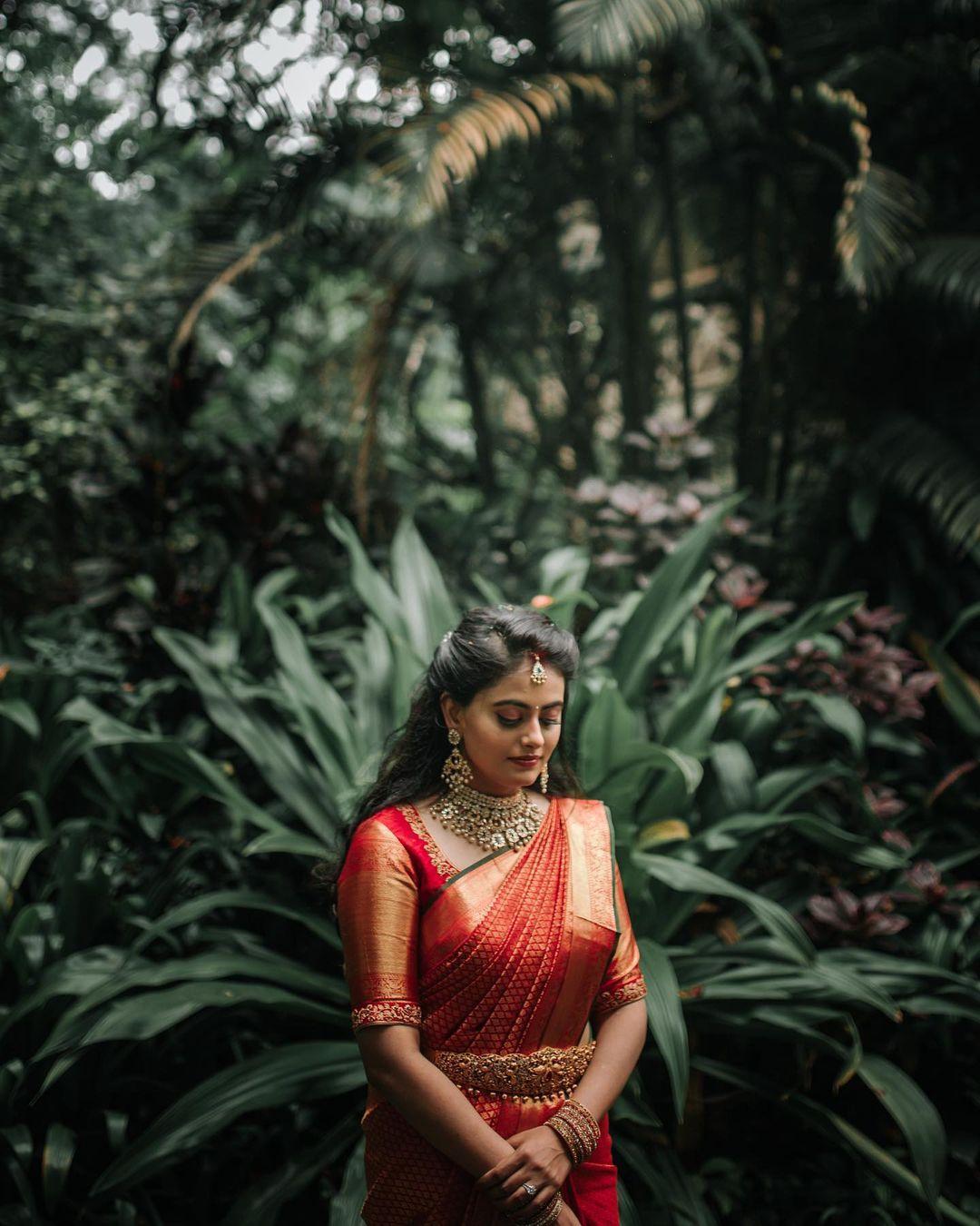 112 Stunning Saree Poses to Elevate Your Photoshoot Game