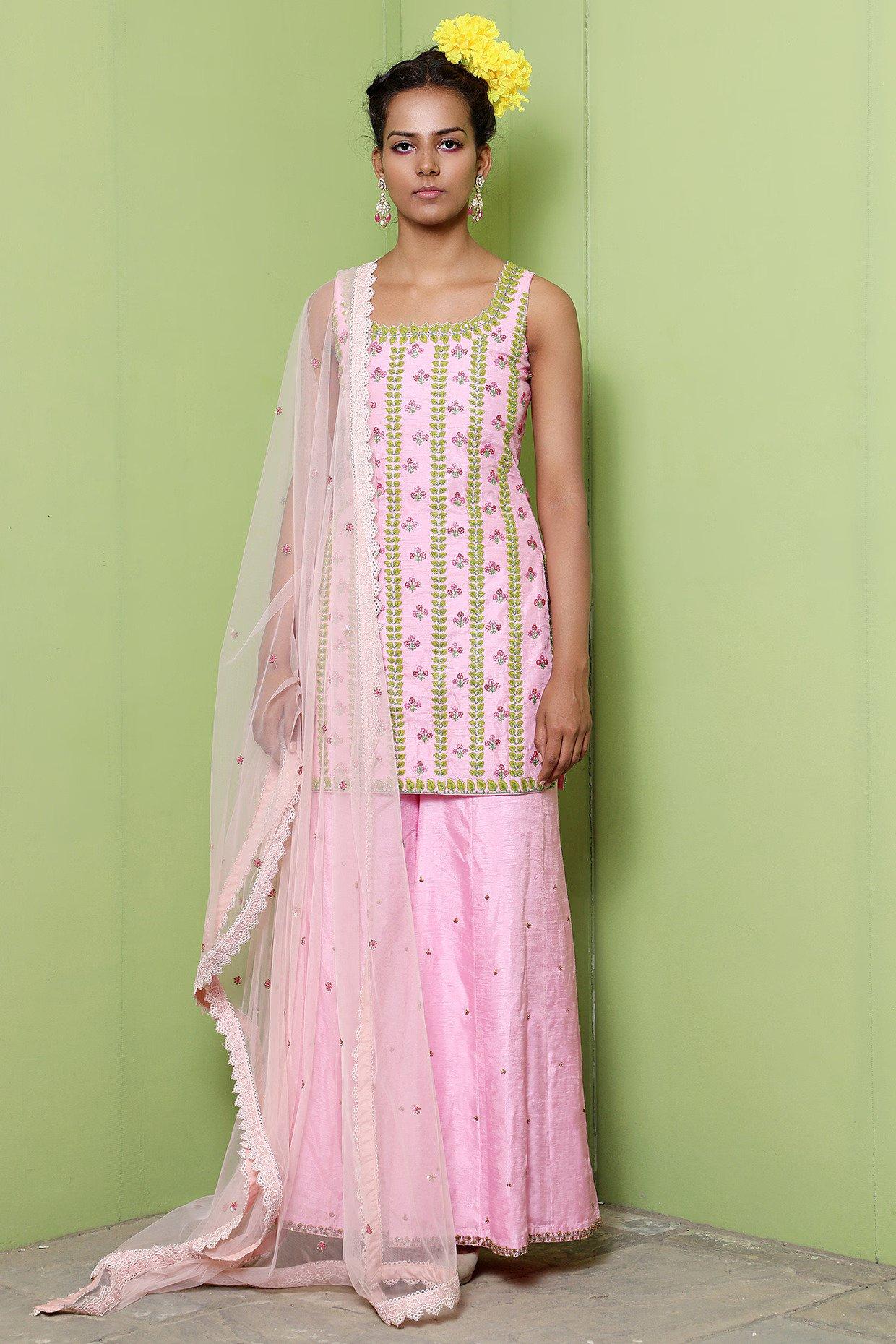 30+ Latest Mehndi Function Dresses For the Bride, Groom & Their Wedding ...