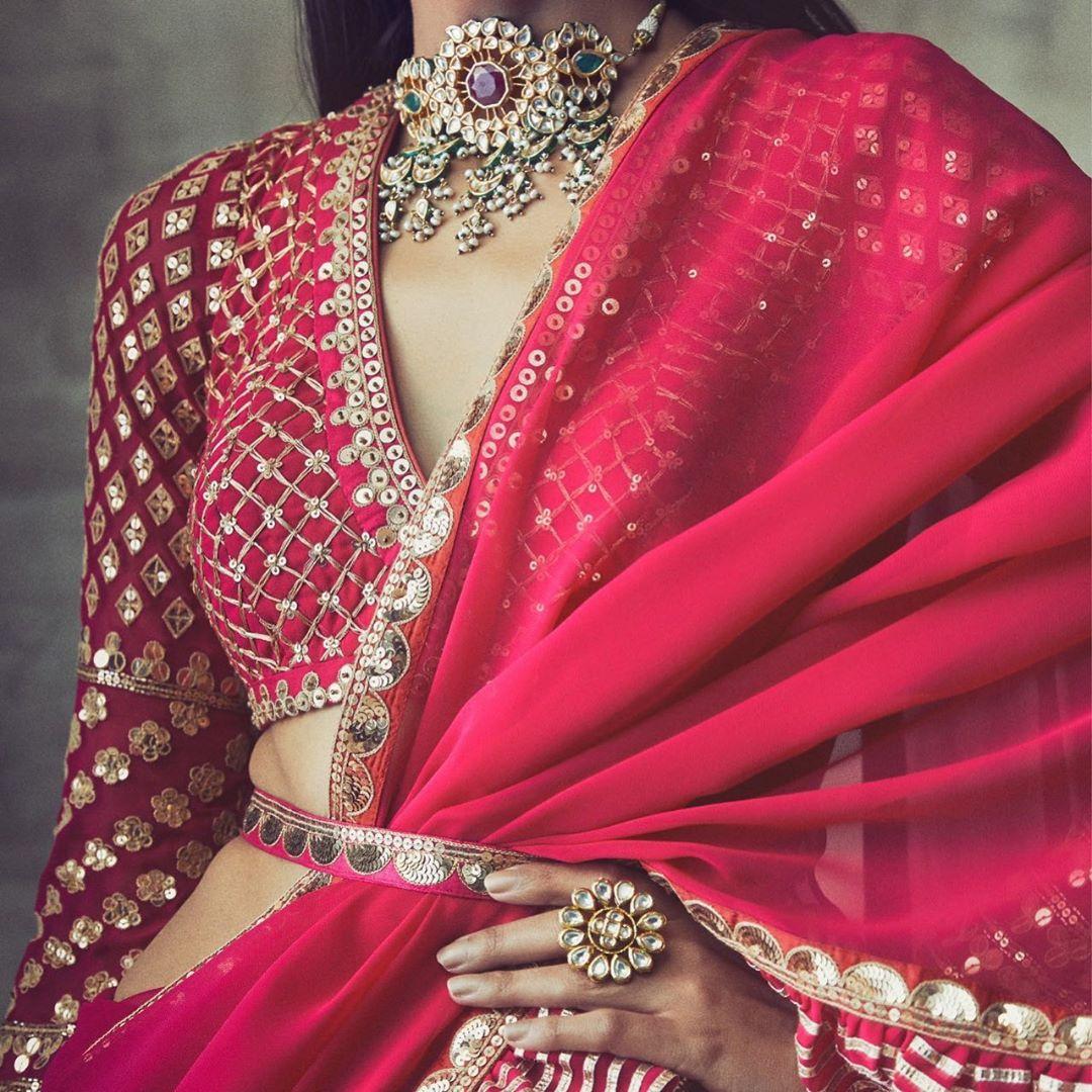Take Your Pick: Neck Design With Lace Borders Or Overall