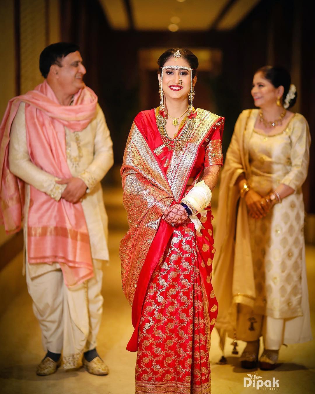 10 Stunning Styling Ideas for Red Sarees for Wedding for the Upcoming ...