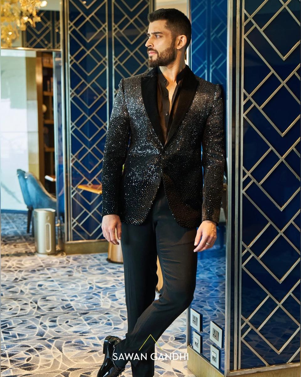 55+ Dapper Engagement Outfits for Men in 2026