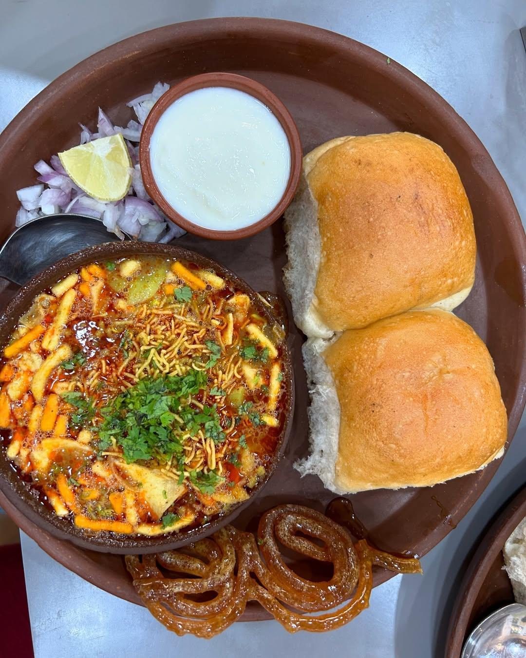 How to Plan a Maharashtrian Food Menu for Weddings and Celebrations