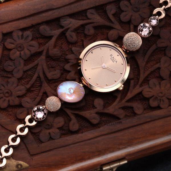 40+ Incredible Gifts for Women to Make Them Feel Special
