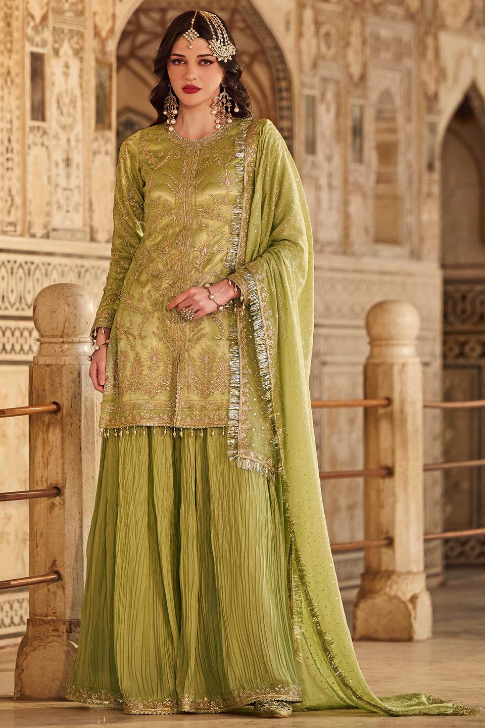 30+ Latest Mehndi Function Dresses For the Bride, Groom & Their Wedding ...