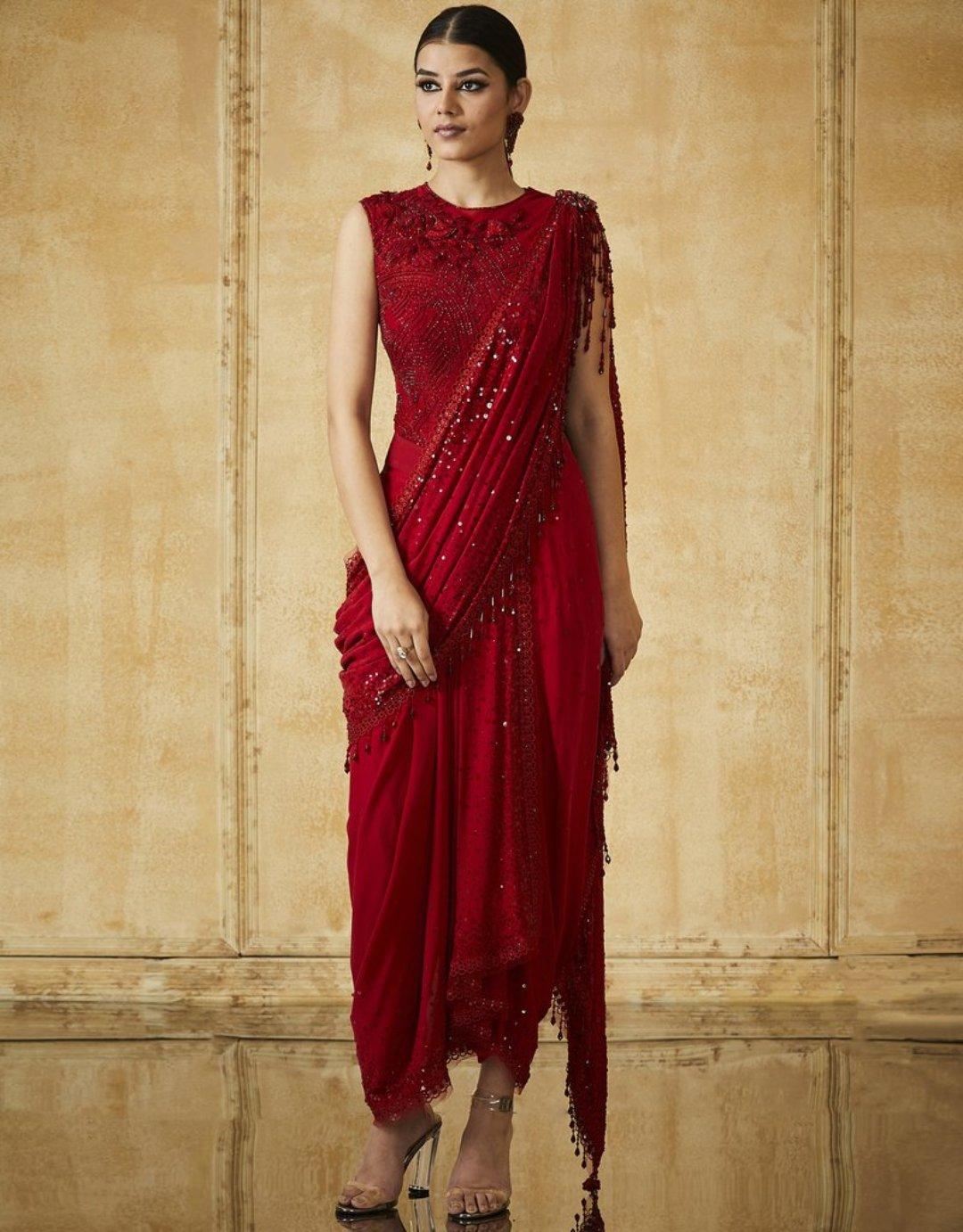 10 Stunning Styling Ideas for Red Sarees for Wedding for the Upcoming ...