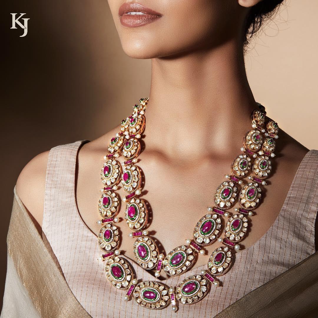 From Classic to Modern: 10 Long Gold Necklace Designs for Brides