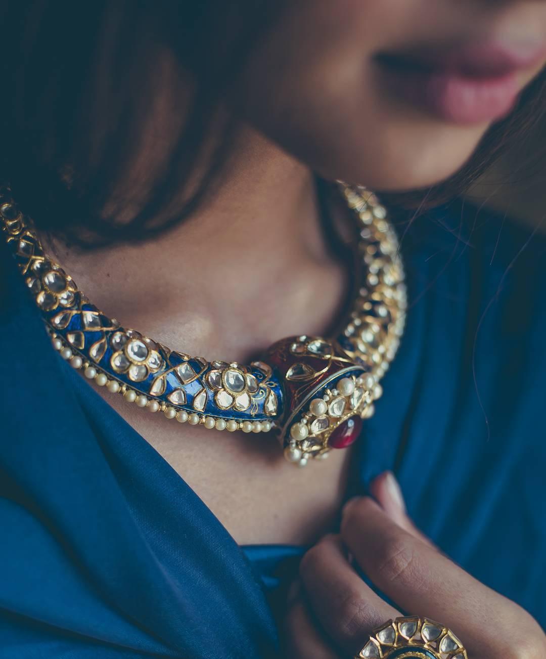 9 Gold Choker Necklace Styles That Are Perfect for the Wedding