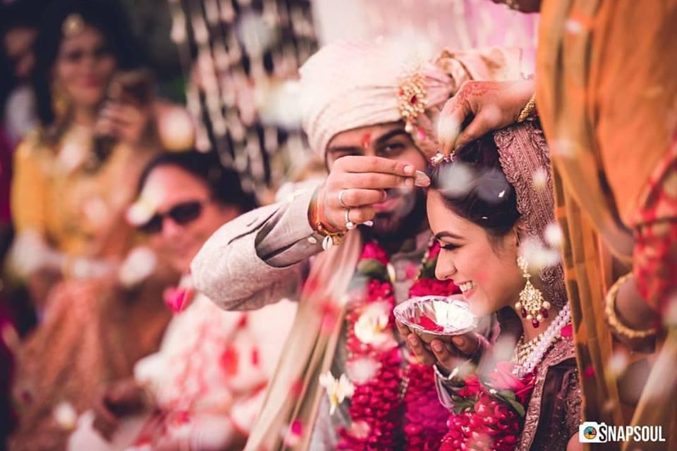 20 Candid Shot Photographs That Capture the Real Story of Every Wedding!