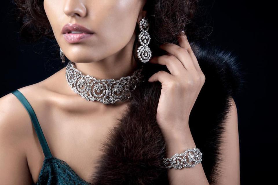 30+ Stunning Choker Necklace Designs To Elevate Your Bridal Look