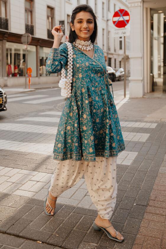 120 Indo-western Dresses For Women: Latest Indo-western Dresses for ...