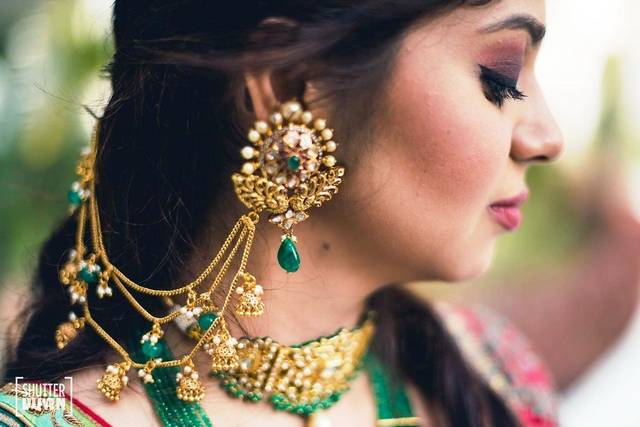 Timeless Gold Earring Design Images for the Millennial Brides