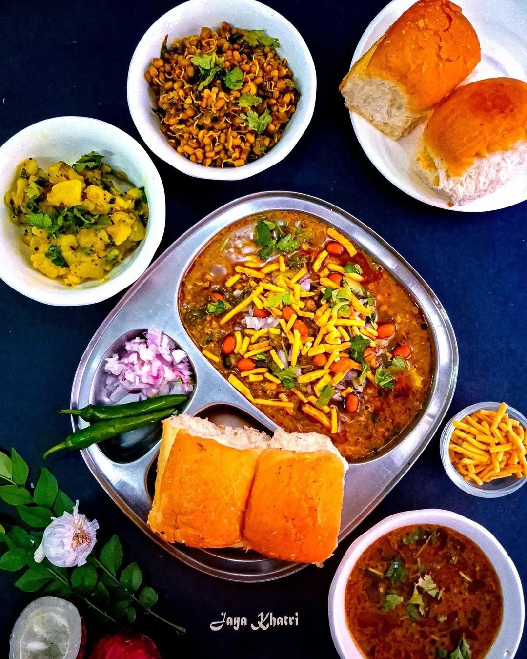 How to Plan a Maharashtrian Food Menu for Weddings and Celebrations