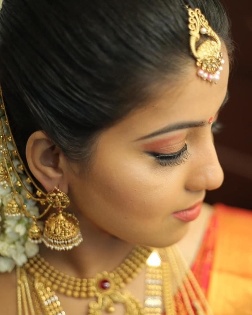 Gold Jhumkas With Prices That Are Affordable for You to Look Stunning