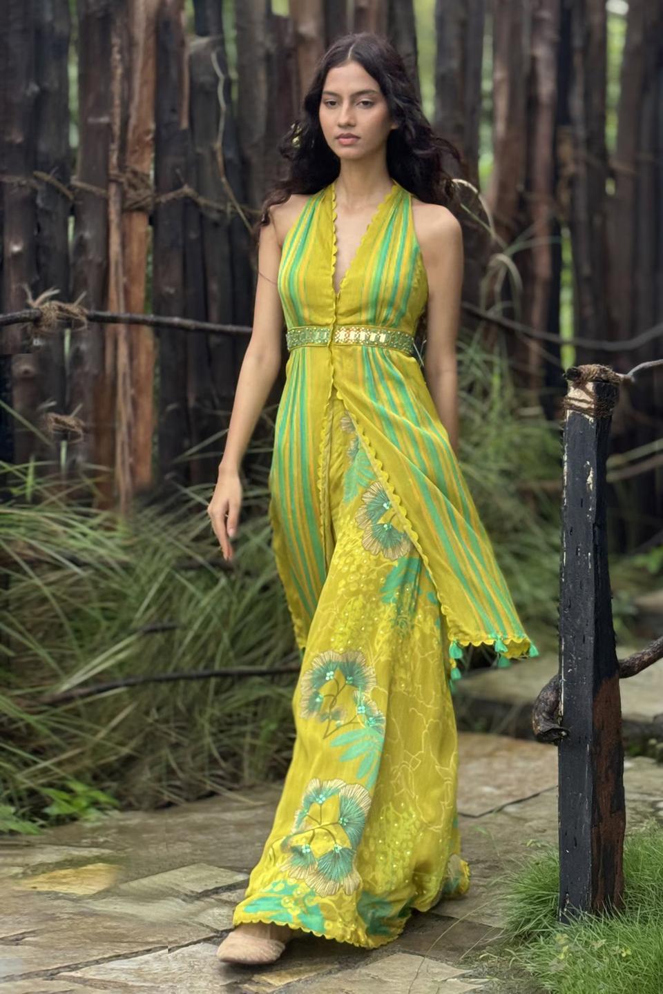 30+ Latest Mehndi Function Dresses For the Bride, Groom & Their Wedding ...