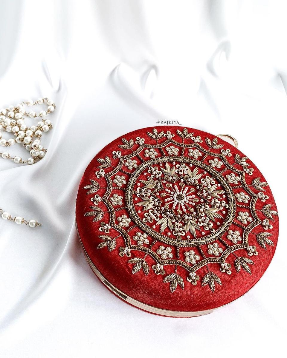 Here Are Our Best Picks for Accessories for Red Lehenga