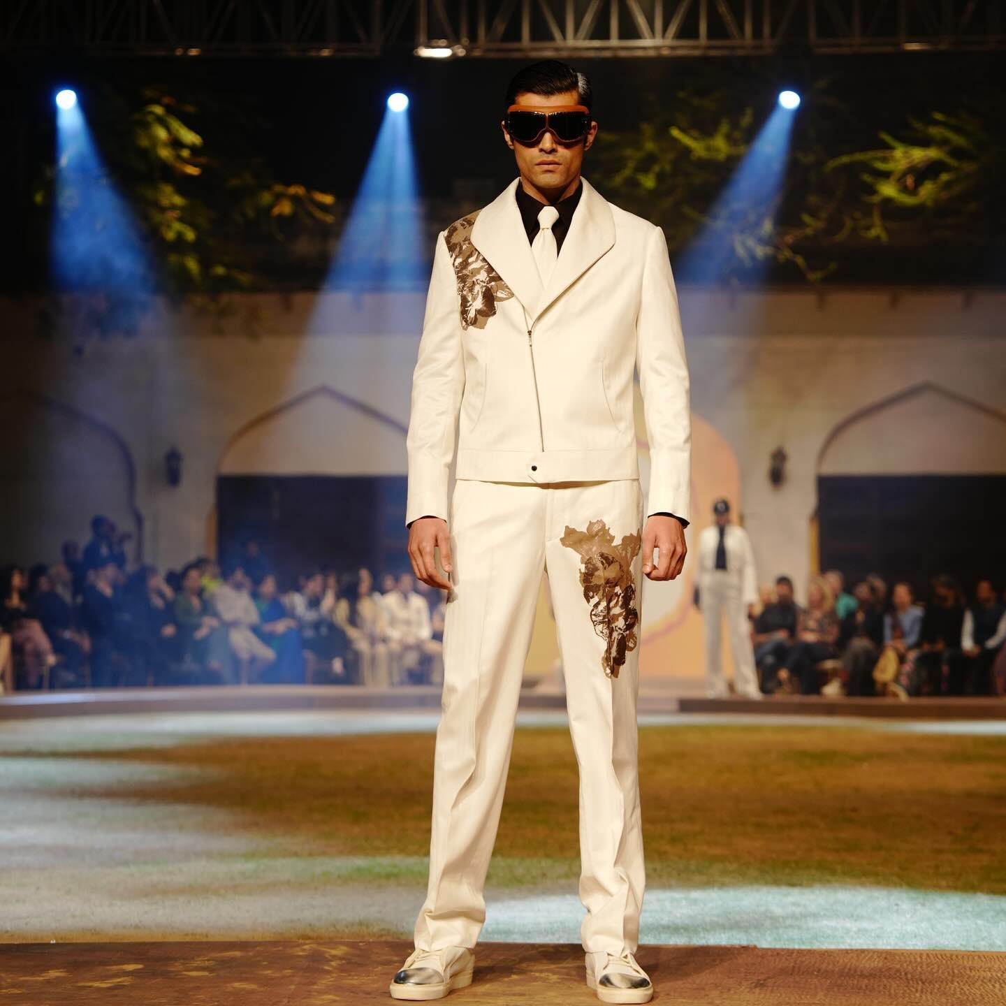 55+ Dapper Engagement Outfits for Men in 2026
