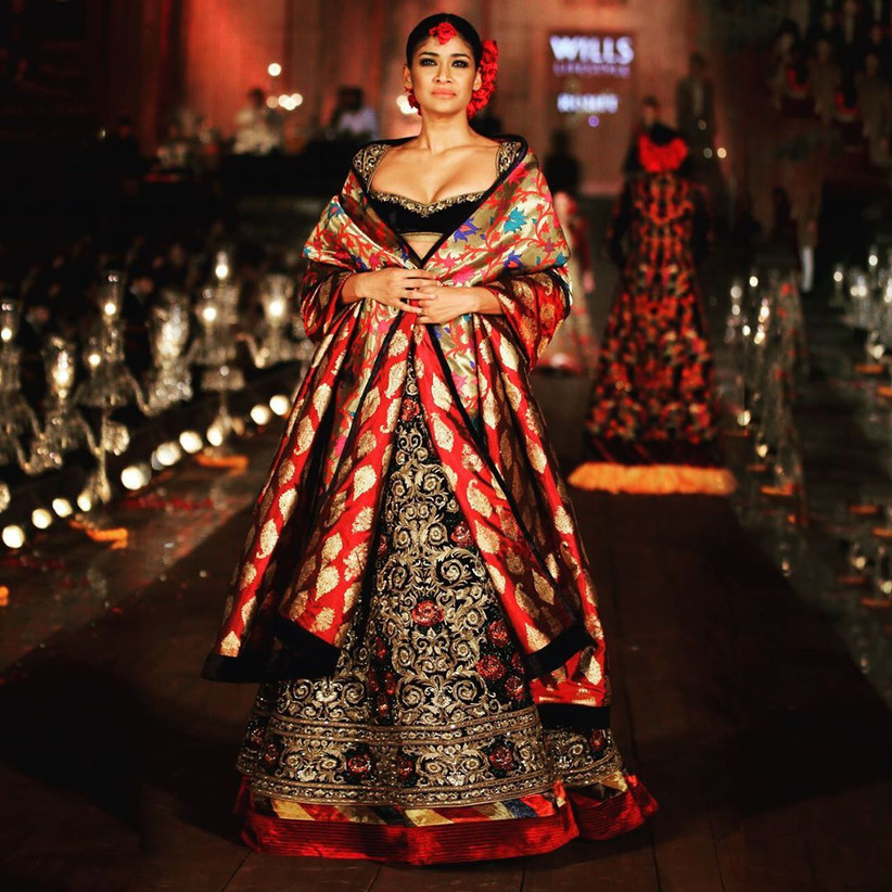 10 Red Dupatta Designs That We Just Could Not Take Our Eyes Off