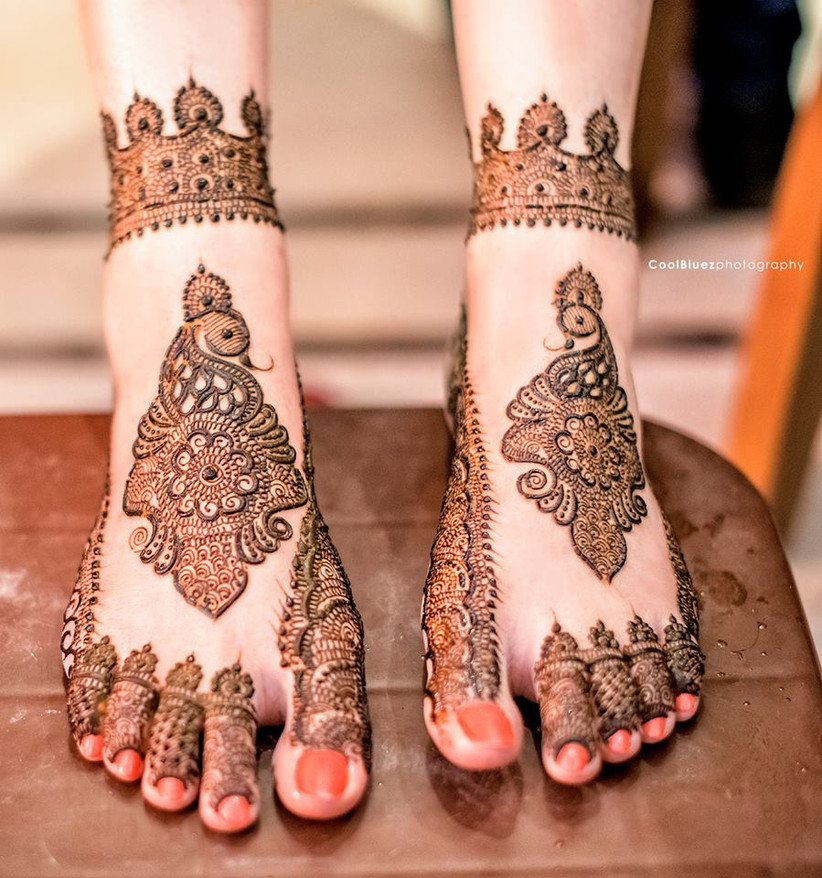 21 Gorgeous Floral Mehndi Designs For Your Hands and Feet