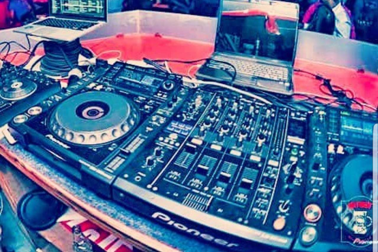 Mafioso - Mafia Lounge & Bar - Places - Green Park - Hauz Khas ...