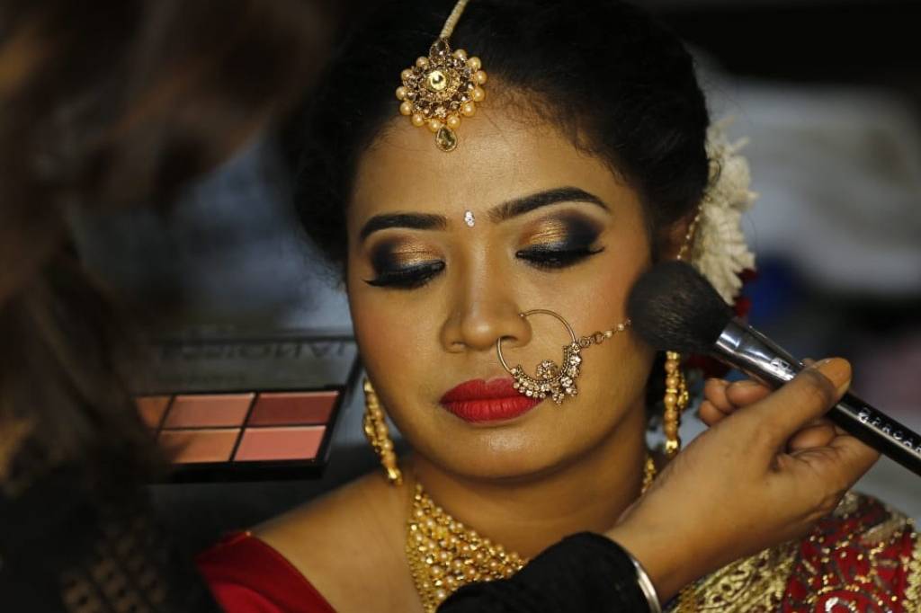 Makeup Artist- Find Makeup Artists Near Me with Prices & Discounts