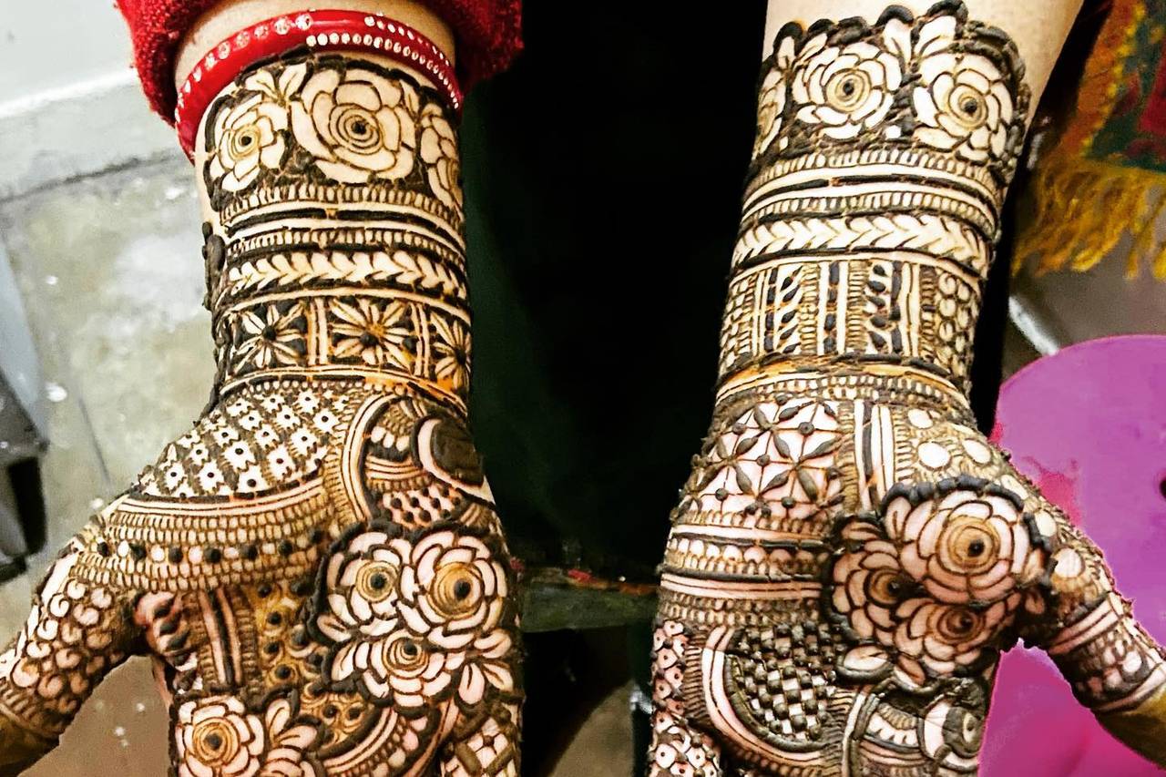 Henna art by Gurusha Chauhan - Mehndi - Connaught Place - Weddingwire.in