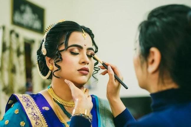 Makeup Artist- Find Makeup Artists Near Me with Prices & Discounts